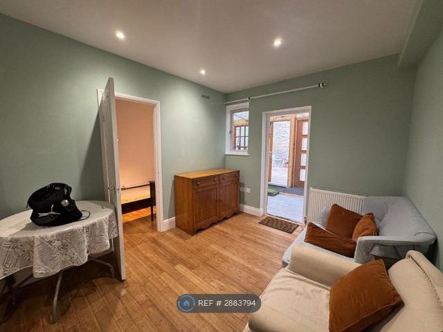 Neasdon, London NW10, 3 bed flat to rent, £2,200 pcm | PrimeLocation