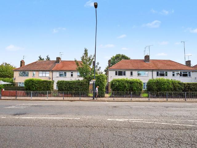 Neasden Lane North, London NW10, 2 bed flat to rent, £2,200 pcm | PrimeLocation