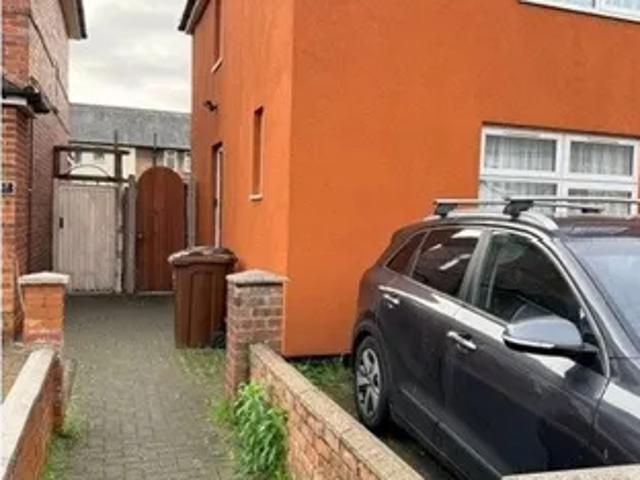 Neasham Road, London, RM8 2LL, United Kingdom | 2 bed house for rent #168104278 | Rentberry