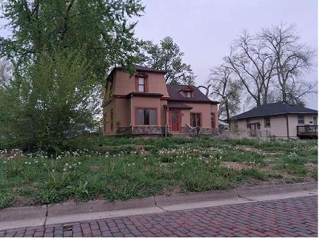 Nebraska St
