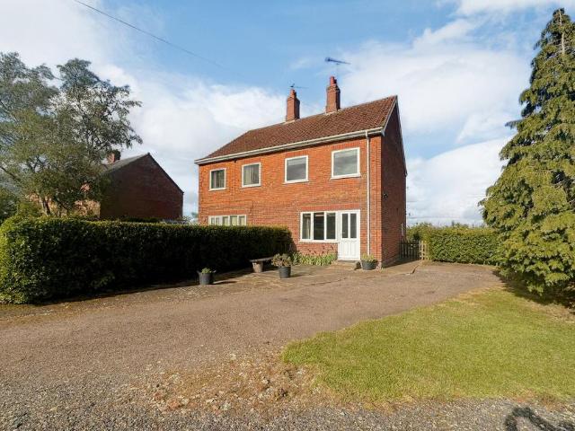 Necton 3 bed semi detached house to rent £1,295 pcm £299 pw