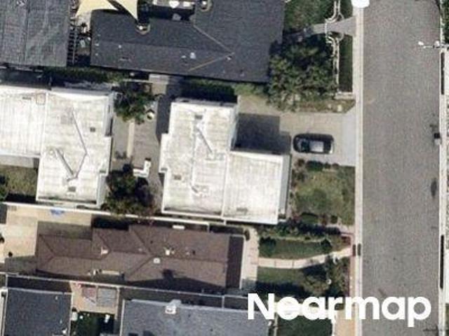 Neece Ave