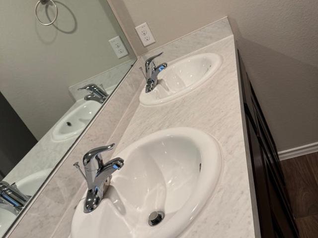 Need a roomie to afford rent