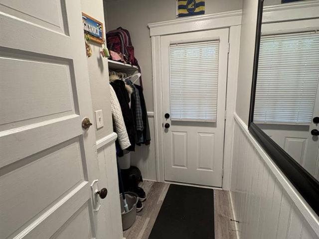 Need 2 roommates