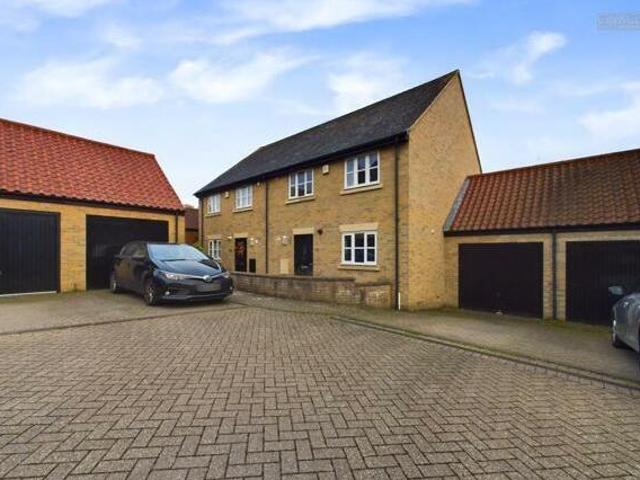 Needham Court, Yaxley, 4 Bedroom Town