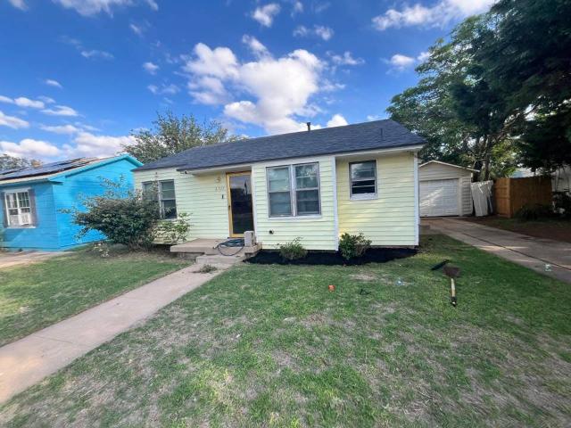 Needing roommate!