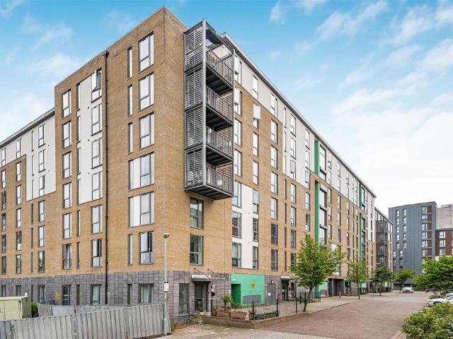 Needleman Close, Colindale, London 2 bed flat to rent £2,200 pcm £508 pw