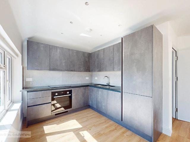 Neeld Crescent, London NW4, 4 bed flat to rent, £2,600 pcm | PrimeLocation