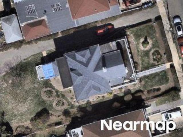 Neilson St