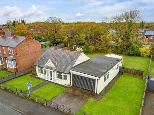 Nel Pan Lane, Leigh, 3 Bedroom Detached