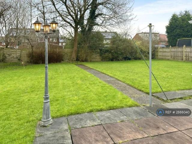 Nel Pan Lane, Leigh, WN7 3 bed bungalow to rent £1,195 pcm £276 pw
