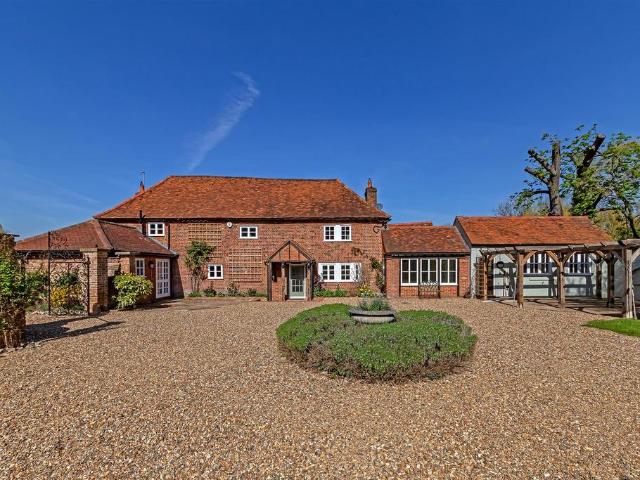 Nell Gwynn Cottage, London Colney. 4 bed house to rent £4,000 pcm £923 pw