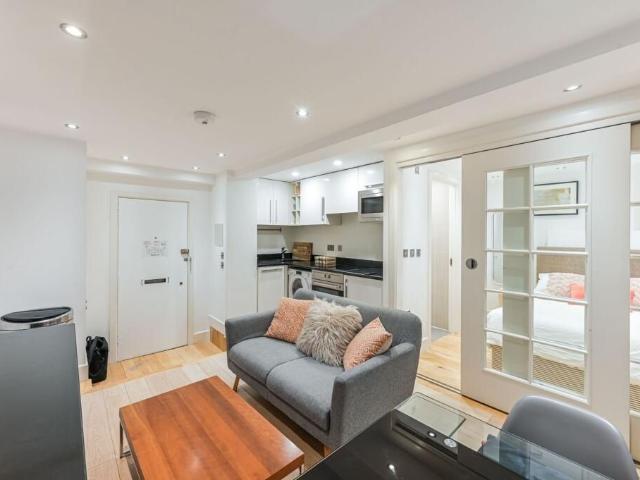 Nell Gwynn House, Sloane Avenue SW3, 1 bed flat to rent, £2,817 pcm | PrimeLocation
