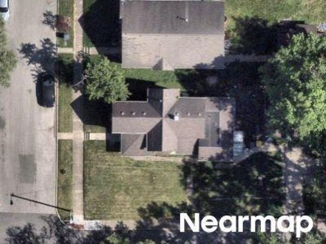 Nelle St