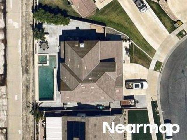 Nellie Ave