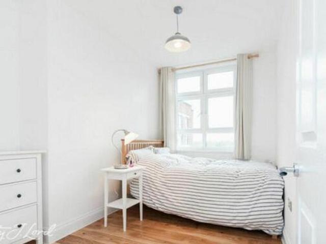 Nelson Mandela House, Cazenove Road, 3 Bedroom Flat