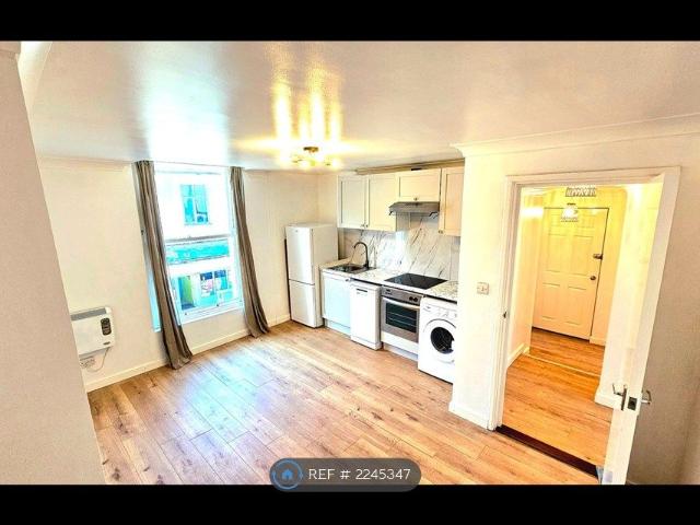 Nelson St, Aldershot GU11, 2 bed flat to rent, £1,320 pcm | PrimeLocation