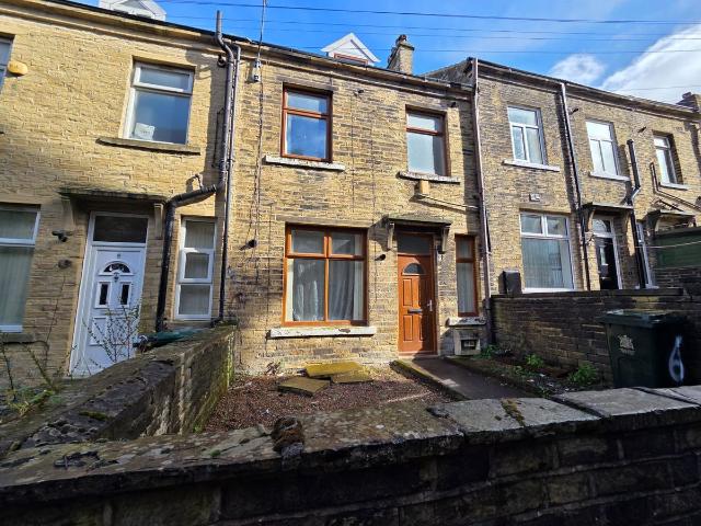 Nelson Street BD15, 2 bed terraced house to rent, £750 pcm | PrimeLocation