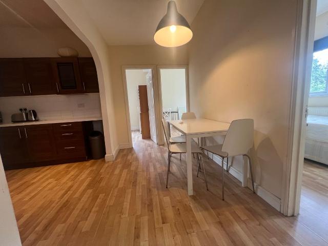 Nelson Street, Whitechapel, London E1, 3 bed flat to rent, £2,900 pcm | PrimeLocation