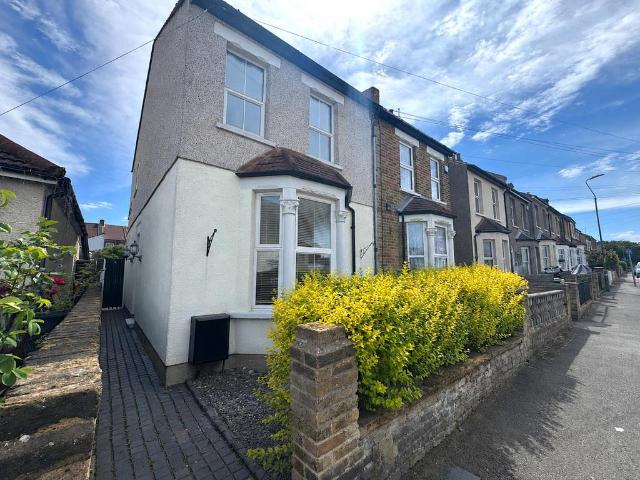 Nelson Road, Belvedere DA17 3 bed end of terrace house to rent £2,150 pcm £496 pw