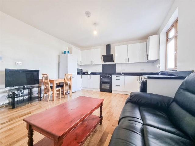 Nelson Road, Gillingham ME7, 1 bed flat to rent, £1,050 pcm | PrimeLocation