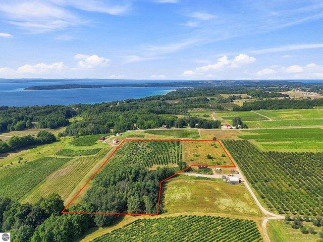 Nelson Rd, Traverse City, MI 49686