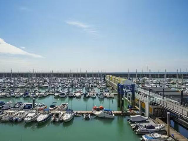 Neptune Court, Brighton Marina. 3 bed apartment for sale £67.