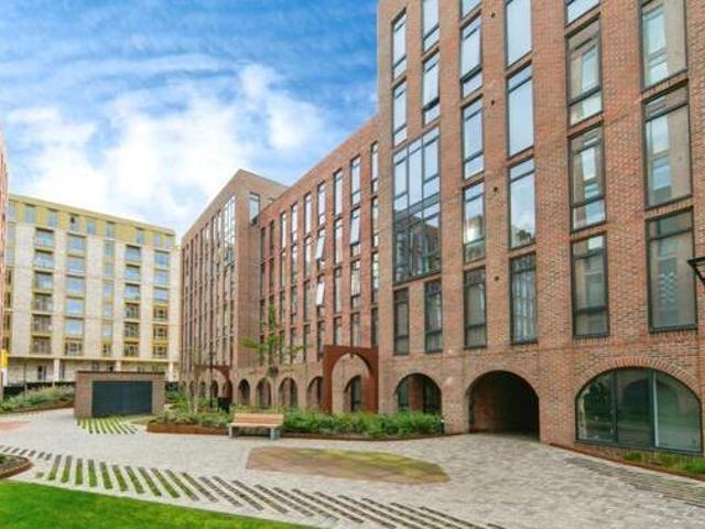 Neptune Place, Liverpool, 2 Bedroom Flat