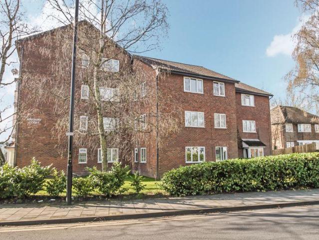 Neptune Road, Harrow 2 bed flat to rent £1,700 pcm £392 pw