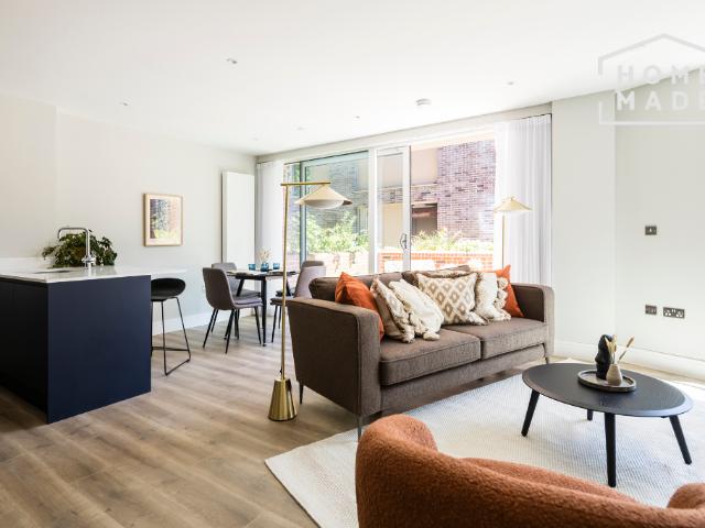 Neptune Wharf, SE8 3 bed apartment to rent £2,870 pcm £662 pw