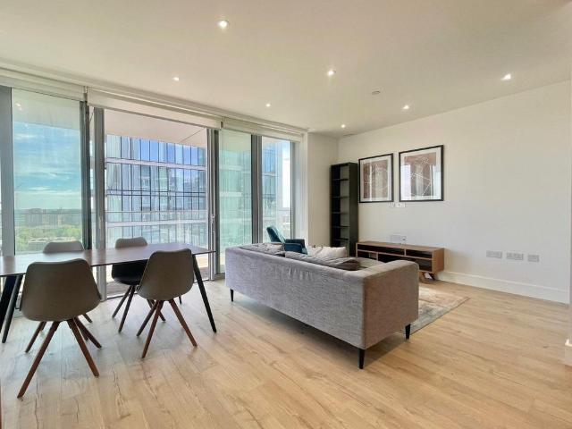 Neroli House, 14, Piazza Walk. 1 bed flat to rent £3,250 pcm £750 pw