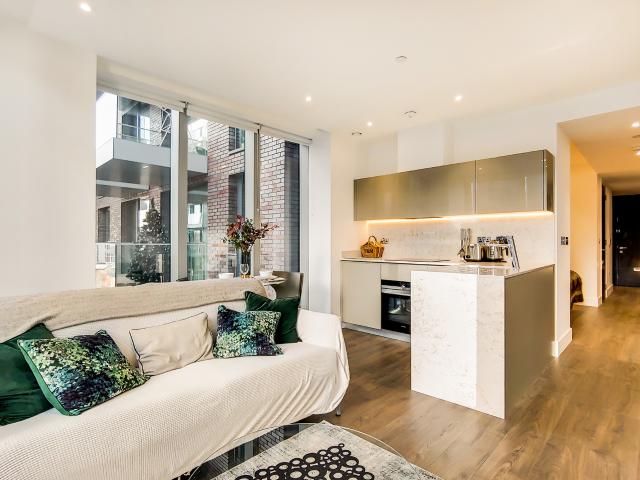 neroli house, 14 piazza walk