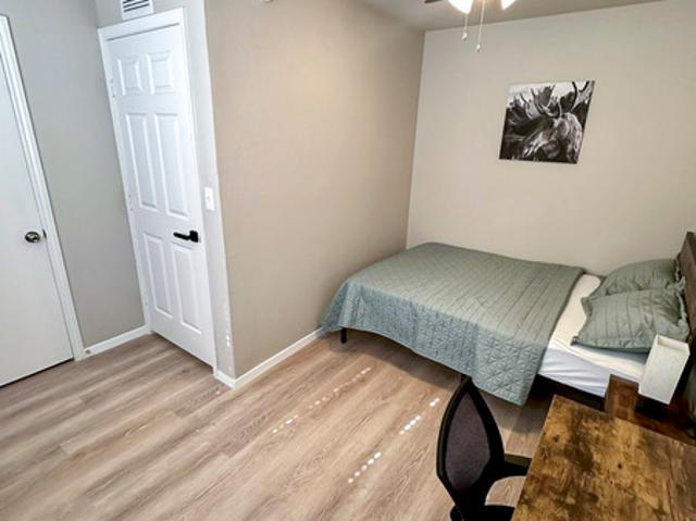 Nestled by HWY 6, Bellaire, Beltway 8 Cozy Home