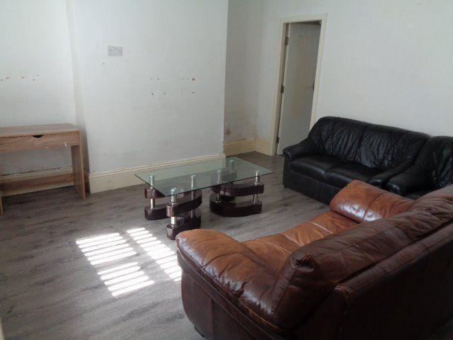 Nesfield Street, Bradford BD1, Studio to rent, £550 pcm | PrimeLocation