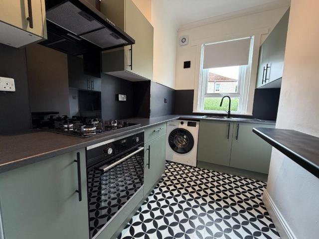 Netherton Road, Glasgow, G13 2 bed flat to rent £1,150 pcm £265 pw