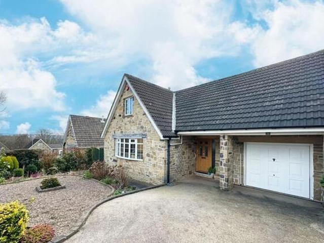 Netherwood Close, Fixby, 3 Bedroom Detached
