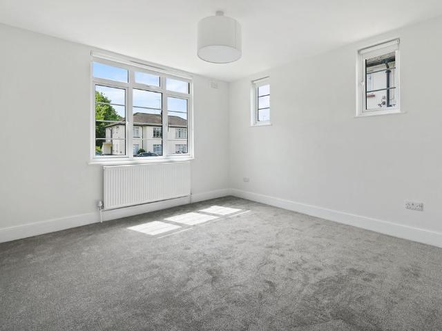 Nether Close, Ms199, Finchley N3, 2 bed flat to rent, £2,000 pcm | PrimeLocation