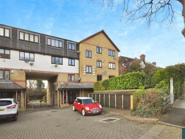Nether Street, Finchley, 3 Bedroom Apartment