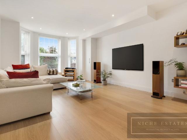 Nether Street, London N3, 2 bed flat to rent, £2,700 pcm | PrimeLocation