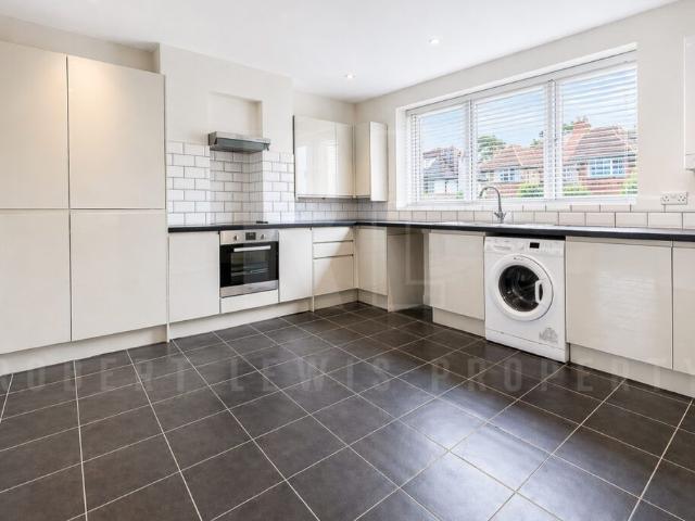 Nether Street, London N12, 3 bed flat to rent, £2,800 pcm | PrimeLocation