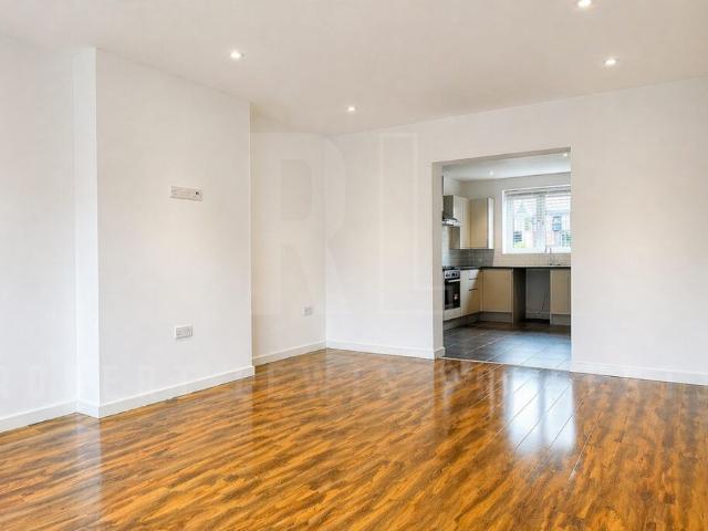 Nether Street, London N12, 3 bed flat to rent, £2,850 pcm | PrimeLocation