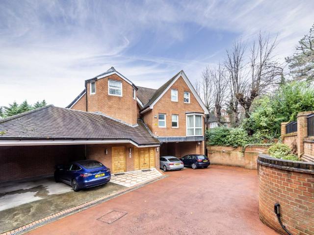 Netherhall Gardens, London NW3, 4 bed flat to rent, £9,250 pcm | PrimeLocation