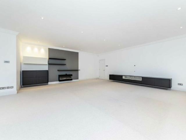 Netherhall Gardens, NW3, London
