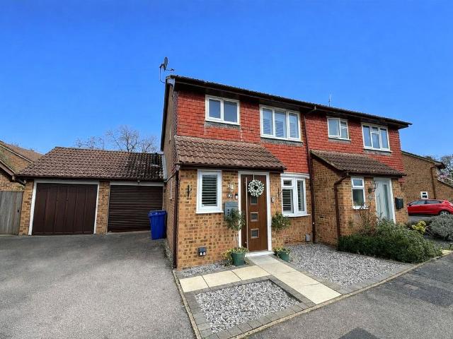 Netherhouse Moor, Church Crookham, Fleet, Hampshire GU51, 3 bed semi detached house to rent, £2,000 pcm | PrimeLocation