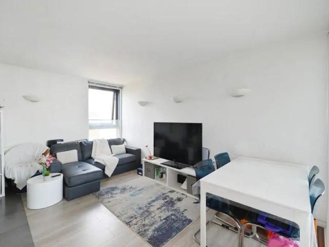 Neutron Tower, Blackwall Way, E14