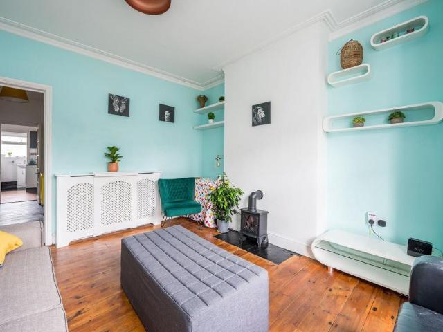 Neuchatel Road, Lewisham, London, SE6 1 bed flat to rent £1,650 pcm £381 pw