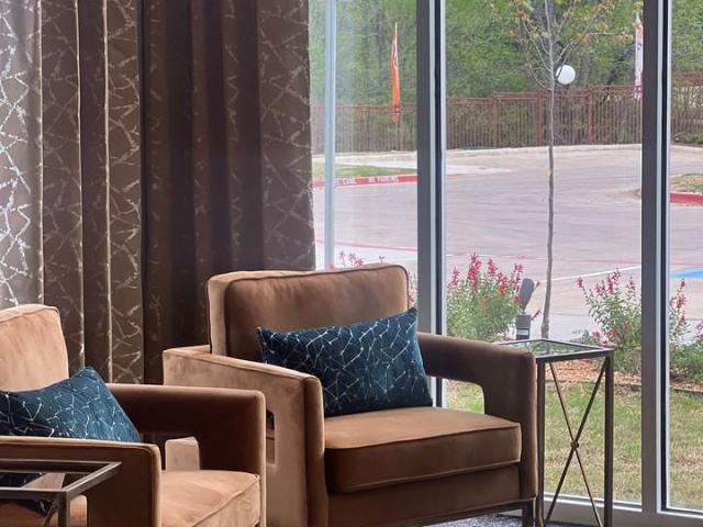 Neuhaus Lake Worth 1 Bedroom Apartment for Rent at 6201 Azle Ave, Fort Worth, TX 76135