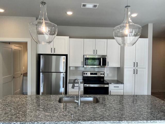 Neuhaus Lake Worth 2 Bedroom Apartment for Rent at 6201 Azle Ave, Fort Worth, TX 76135