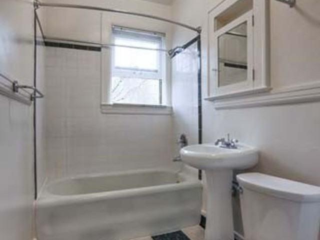 NEVADA COURT APARTMENTS MCM02 Studio Apartment for Rent at 2185 Sw Yamhill St, Portland, OR 97205 Goose Hollow