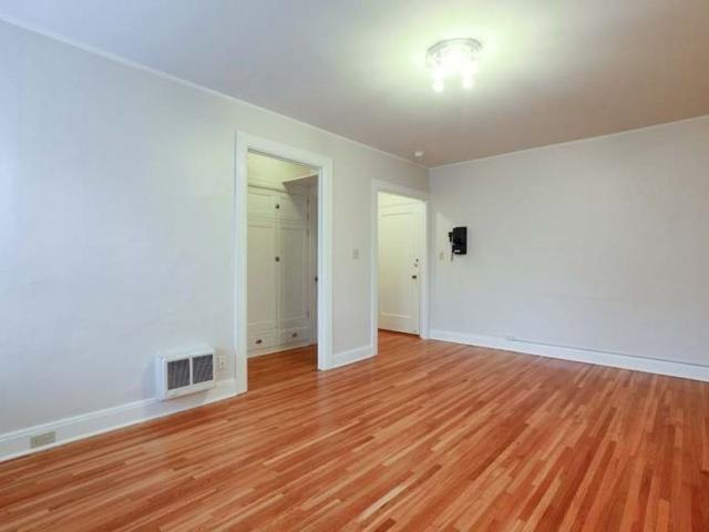 NEVADA COURT APARTMENTS MCM02 Studio Apartment for Rent at 2185 Sw Yamhill St, Portland, OR 97205 Goose Hollow